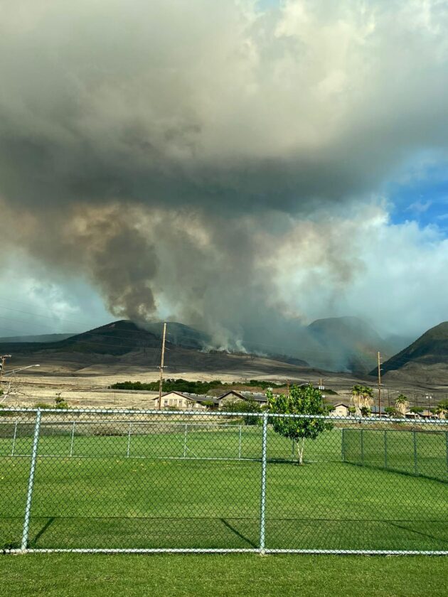 UPDATE 11 p.m.: Roads closed by large brush fire reopen in Lahaina ...